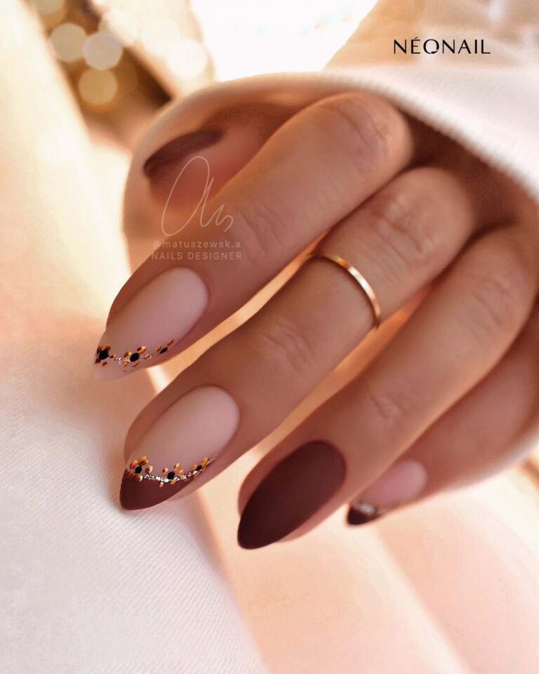 25 February Nail Color Trends: Embrace Elegance and Boldness in Your Style