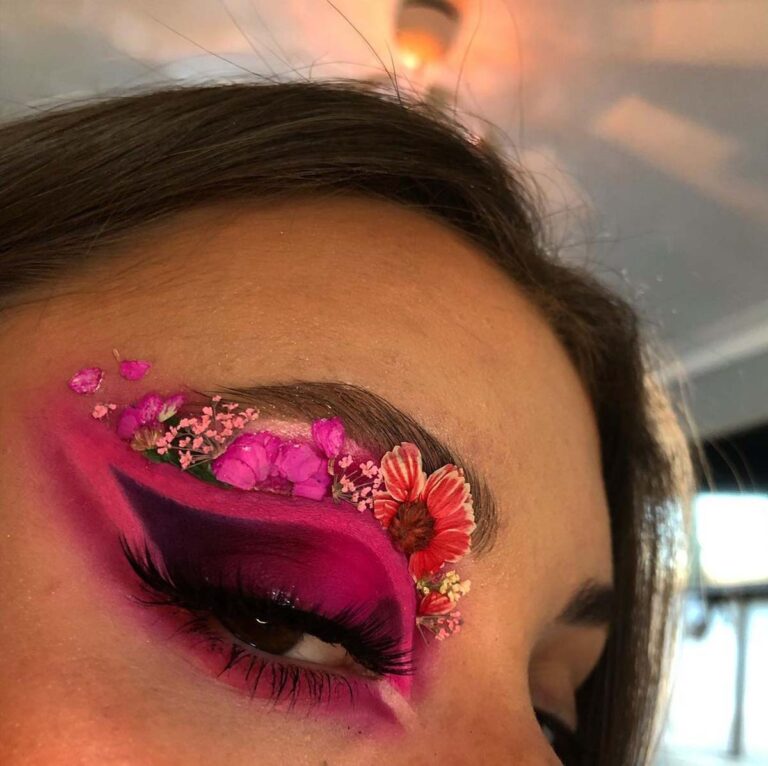 24 Floral-Inspired Eyeshadow Looks for a Natural Spring Vibe