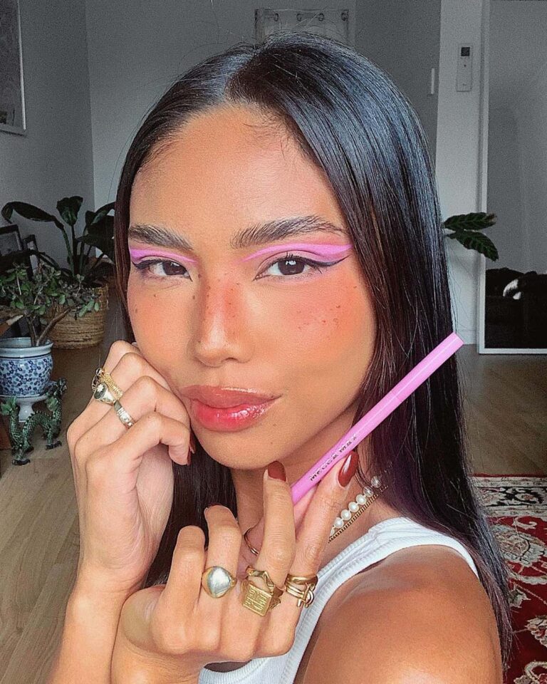22 Pastel Eyeliner Styles to Elevate Your Spring Makeup