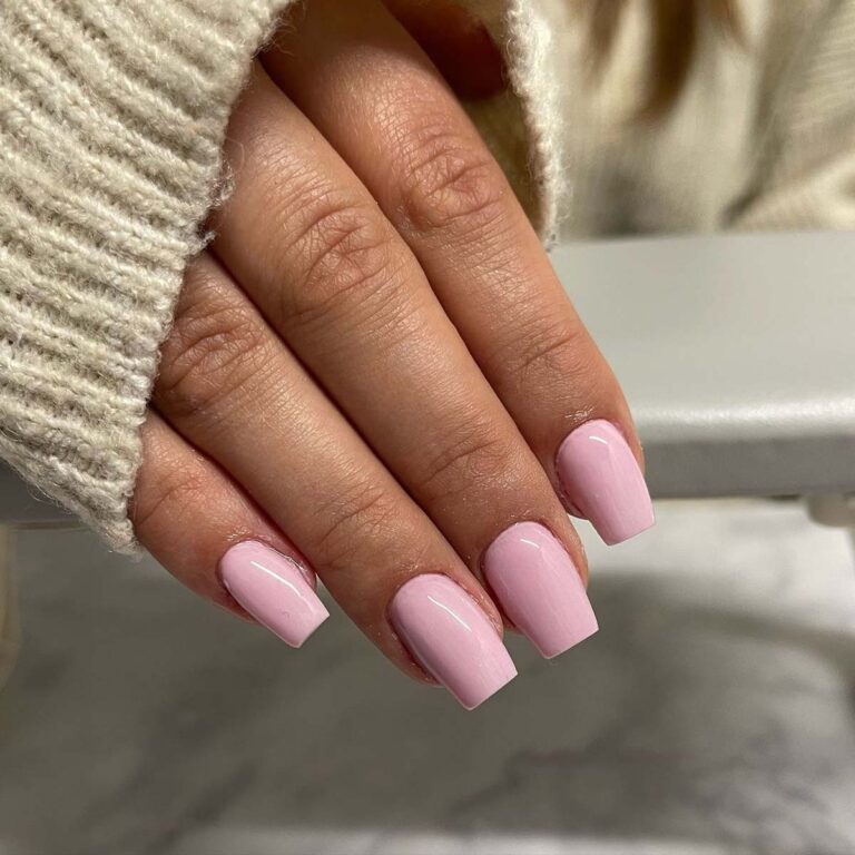 19 Pink Spring Nail Designs: A Fresh Palette for the Fashion-Forward Woman