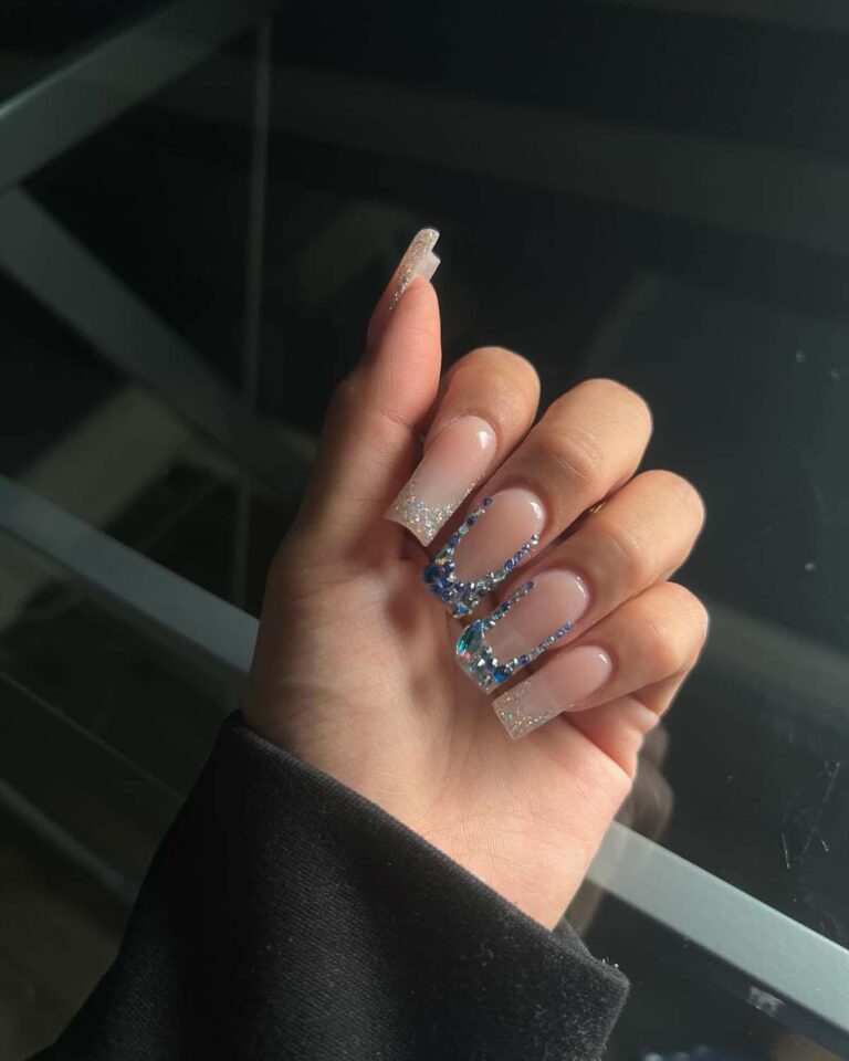 29 Acrylic Nail Designs: A Glimpse into the Future of Nail Art