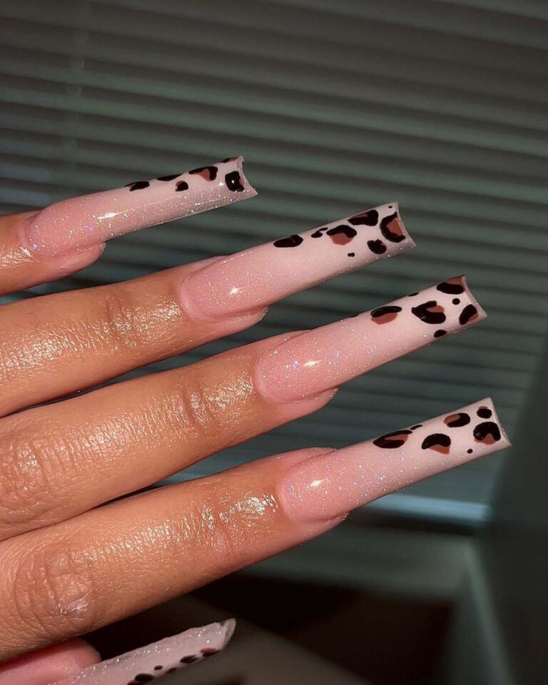 29 Acrylic Nail Designs: A Glimpse into the Future of Nail Art