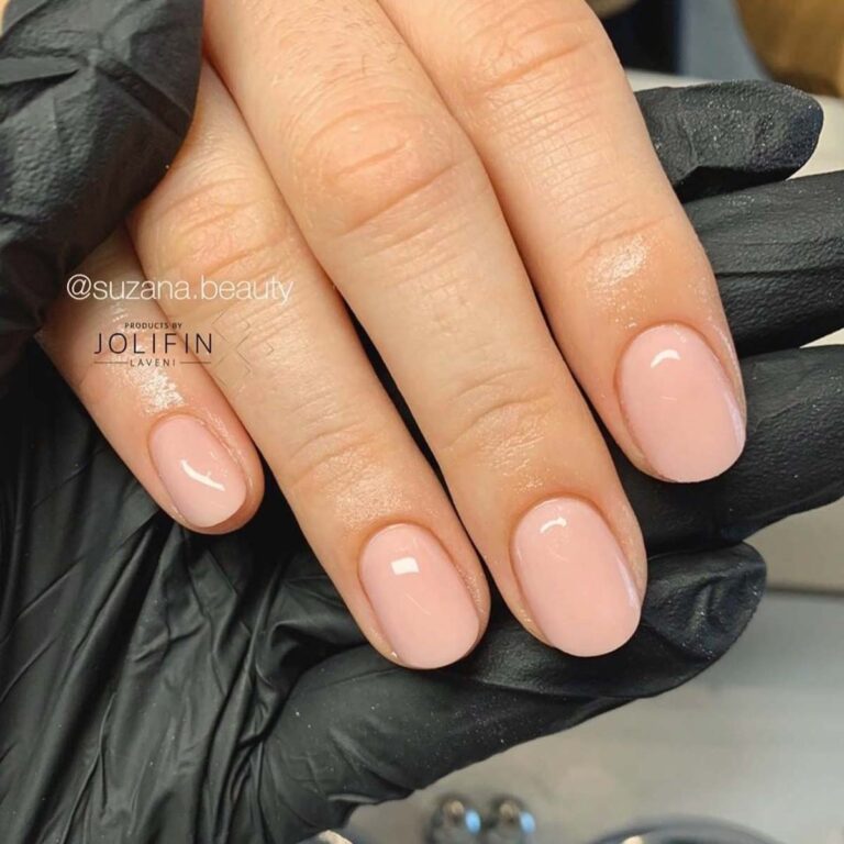 24 Chic and Simple Short Nail Designs for a Polished Look