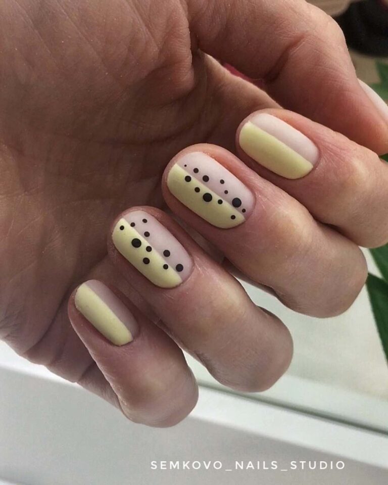 24 Chic and Simple Short Nail Designs for a Polished Look