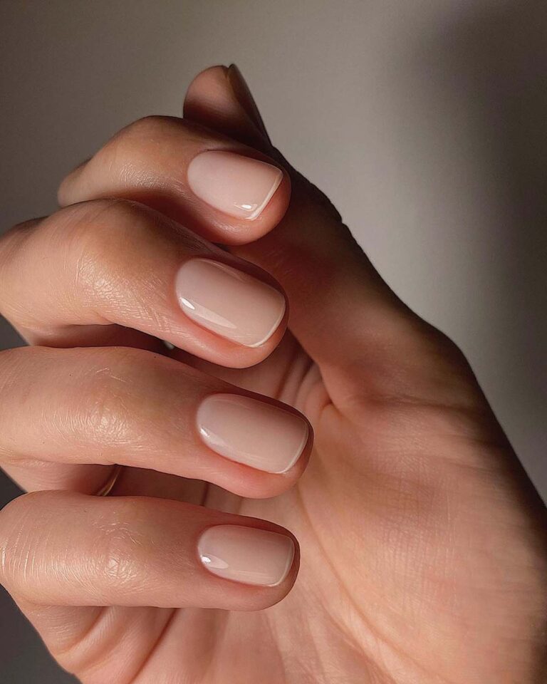 24 Chic and Simple Short Nail Designs for a Polished Look