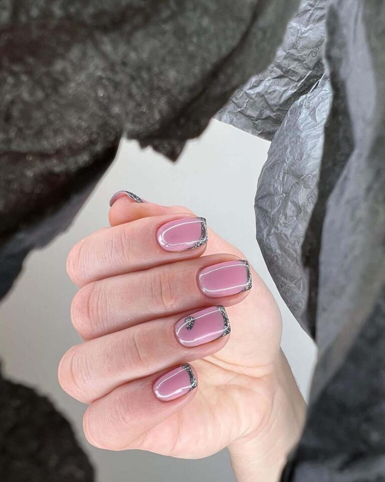 24 Chic and Simple Short Nail Designs for a Polished Look