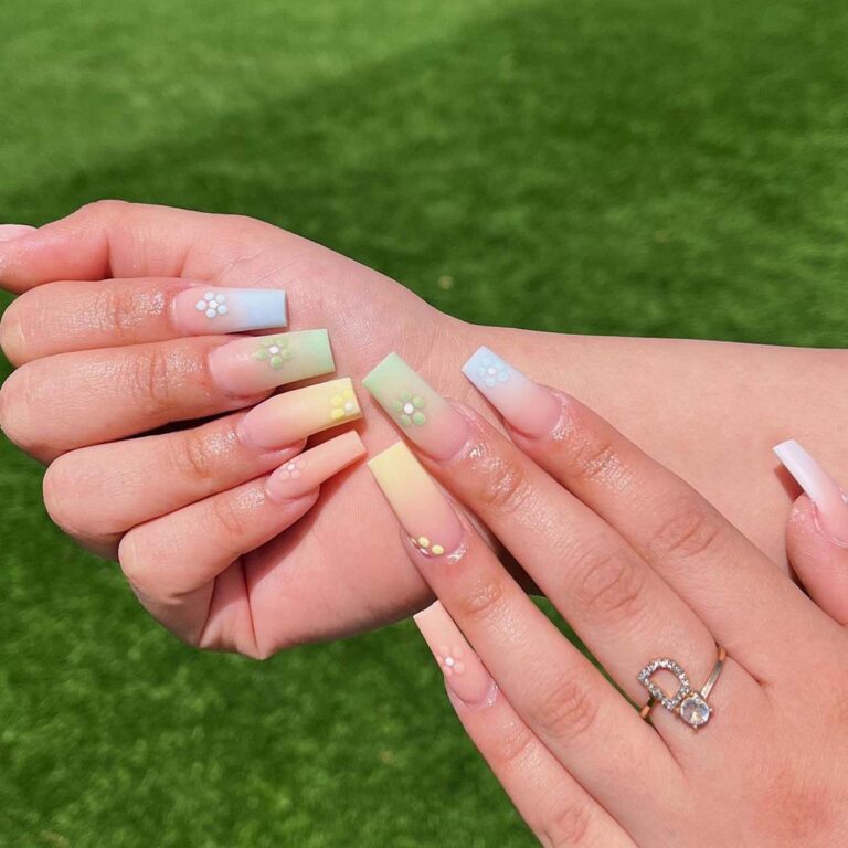 23 Spring Gradient Nails: Ombre Inspo for a Colorful Look