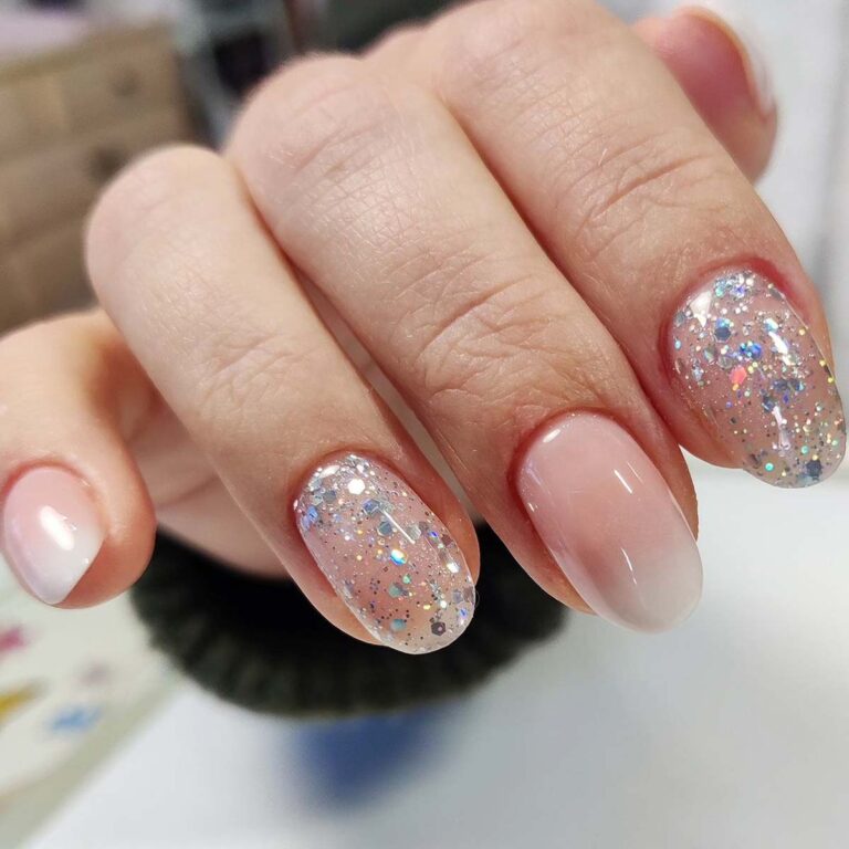 27 Spring Nails with Glitter: A Dazzling Trend for a Sparkling Season