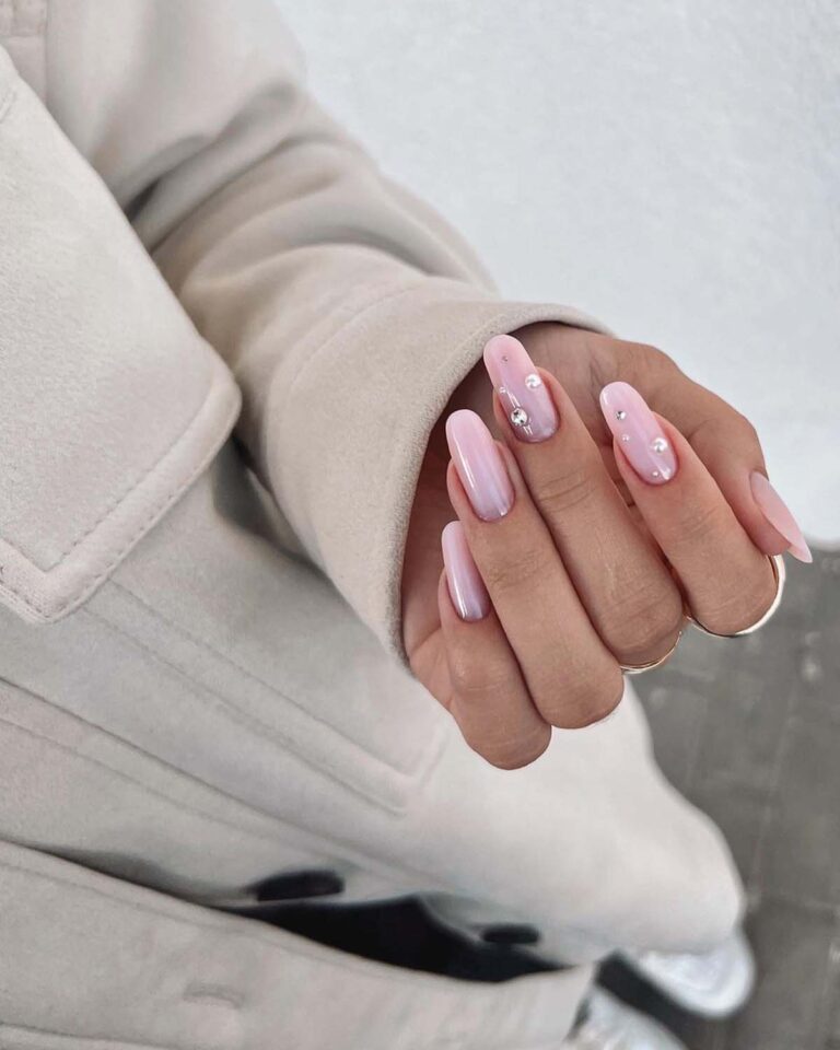 27 Amazing Oval Nail Designs You Can Try Today