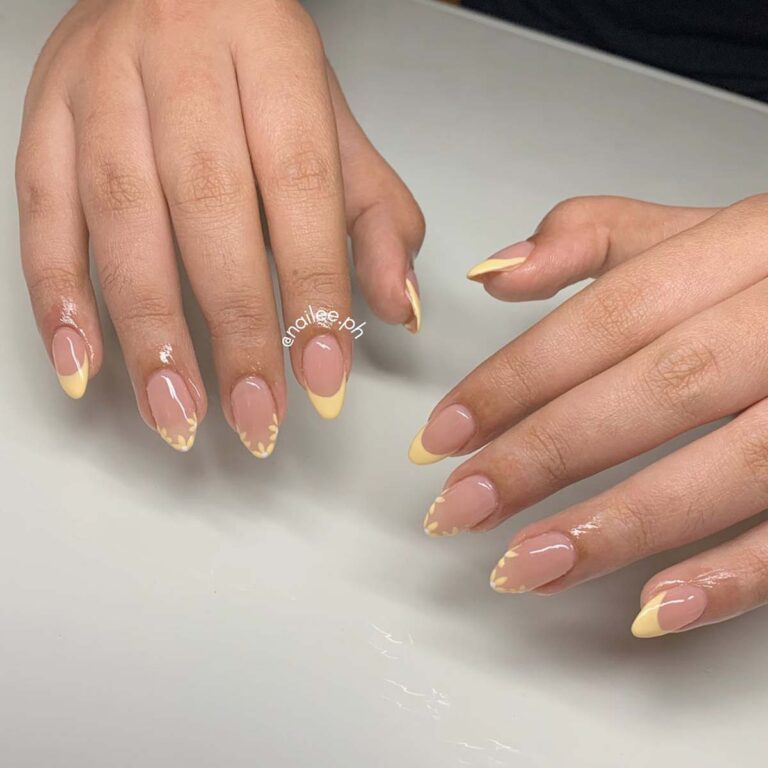 25 Stunning Short Almond Nail Designs to Inspire Your Next Manicure