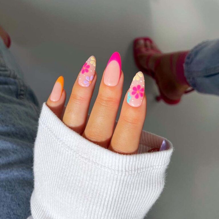 29 Stunning Summer Almond Nail Designs to Inspire Your Next Manicure