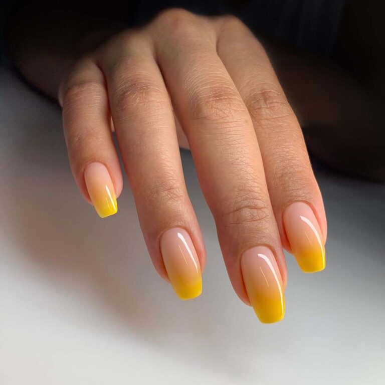 28 Sunny Ideas for Yellow Summer Nails That Will Brighten Your Day