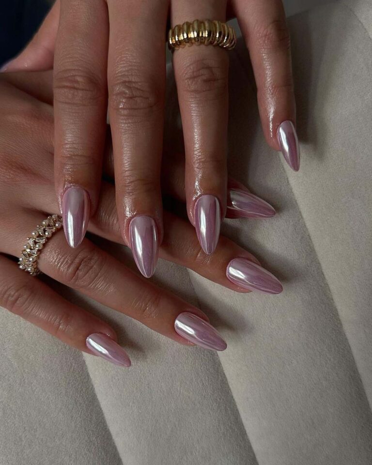 22 Charming Almond Nails Chrome Ideas for a Glamorous Look