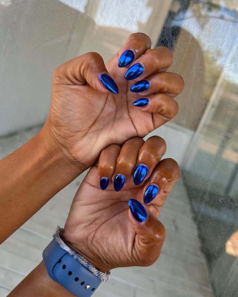 22 Charming Almond Nails Chrome Ideas for a Glamorous Look