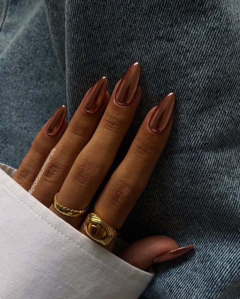 22 Charming Almond Nails Chrome Ideas for a Glamorous Look