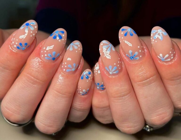 35 Eye-Catching Round Nail Designs to Try This Season