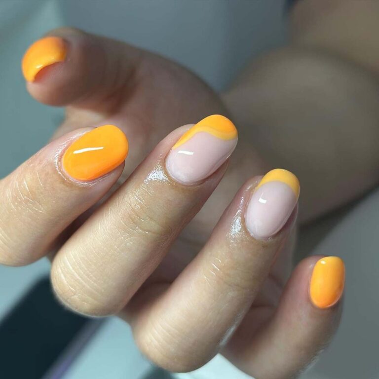 35 Eye-Catching Round Nail Designs to Try This Season