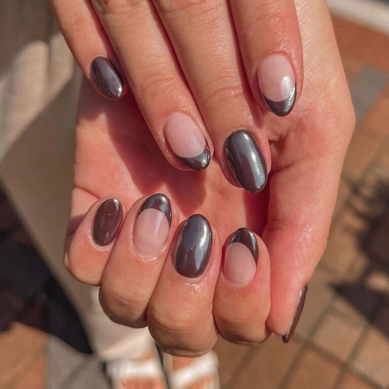 35 Eye-Catching Round Nail Designs to Try This Season