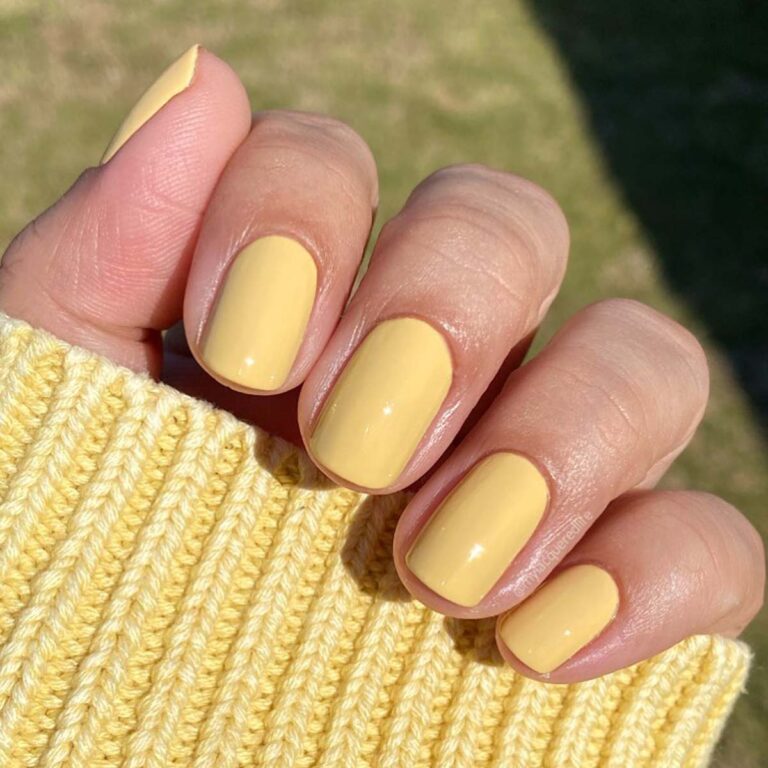 24 Beautiful Squoval Nails Designs: A Fusion of Style and Comfort