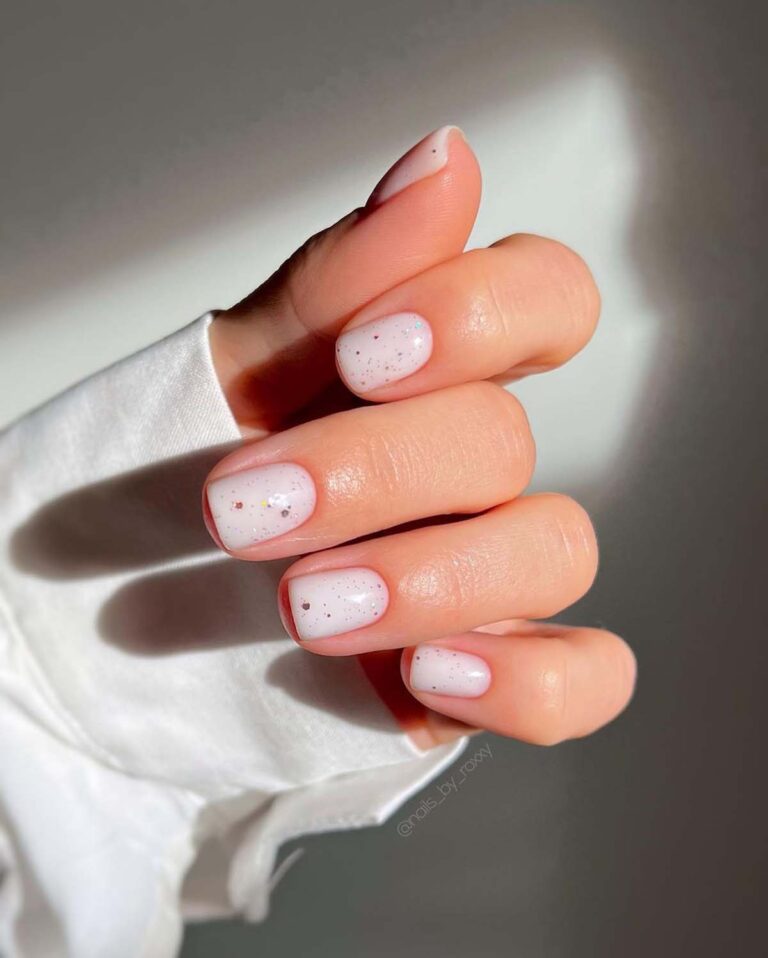 24 Beautiful Squoval Nails Designs: A Fusion of Style and Comfort