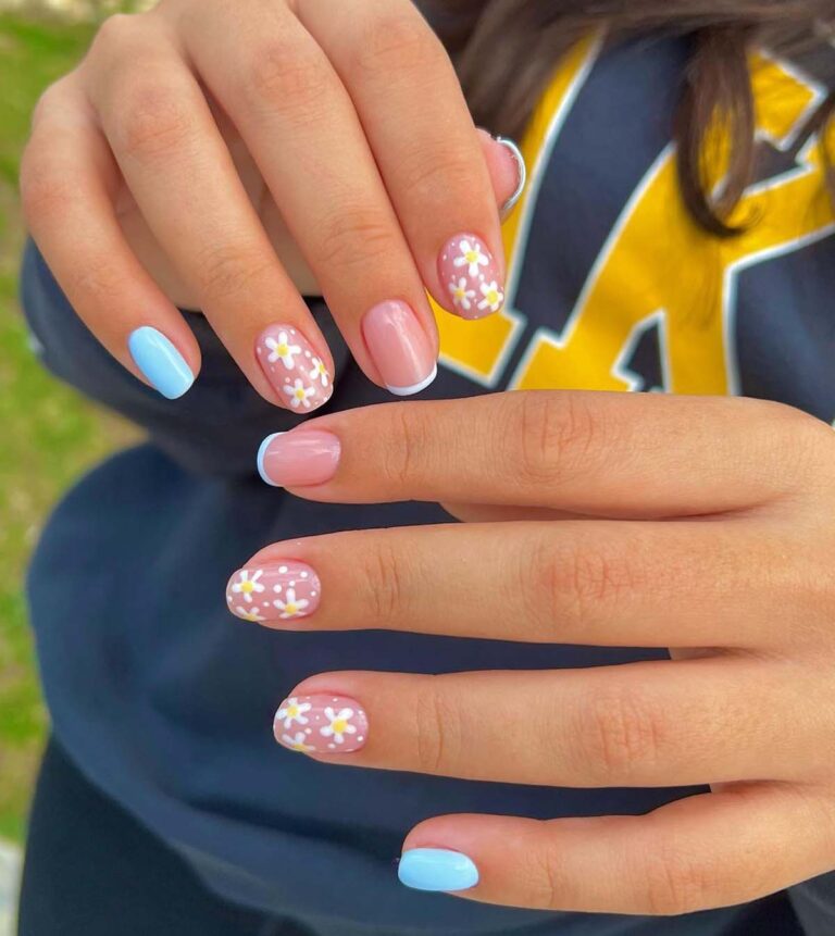 24 Beautiful Squoval Nails Designs: A Fusion of Style and Comfort