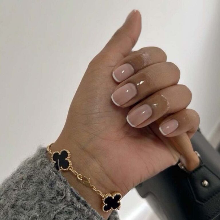 24 Beautiful Squoval Nails Designs: A Fusion of Style and Comfort