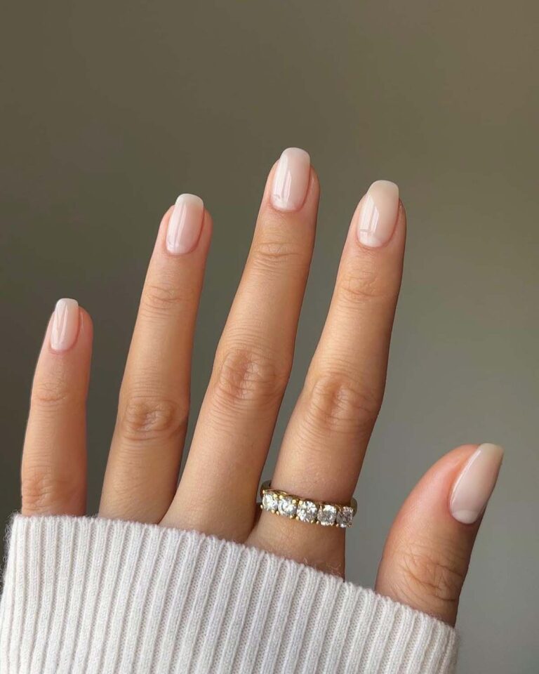 24 Beautiful Squoval Nails Designs: A Fusion of Style and Comfort