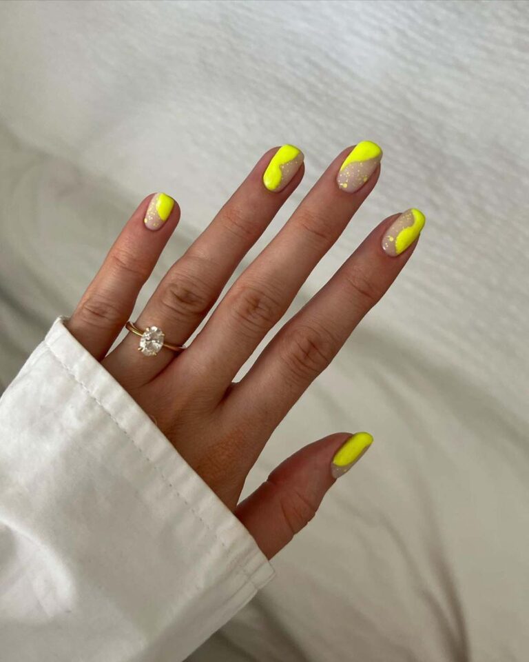 28 Stunning Summer Acrylic Nail Ideas for Short Nails