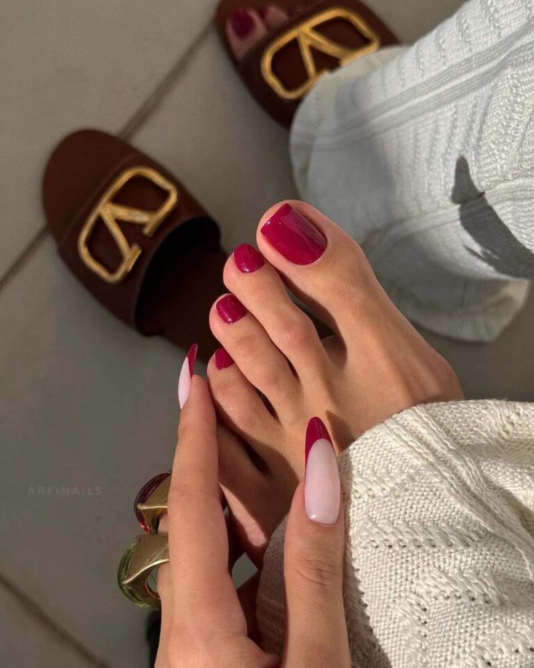 26 Trendiest Toe Nail Colors and Designs to Step into Style