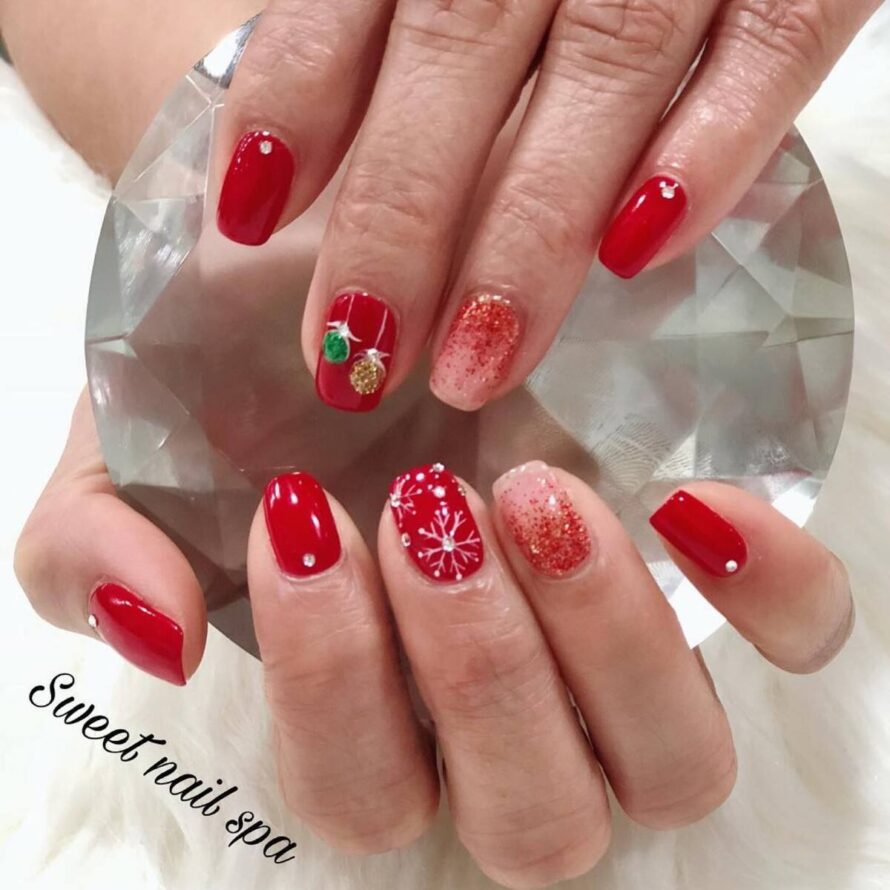 28 Adorable Short Christmas Nails Perfect for Holiday Cheer