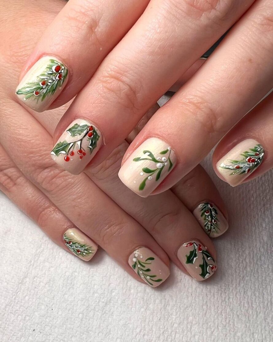 28 Adorable Short Christmas Nails Perfect for Holiday Cheer