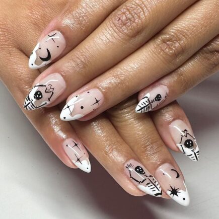 29 Stunning Almond-Shaped Halloween Nails You'll Fall in Love With