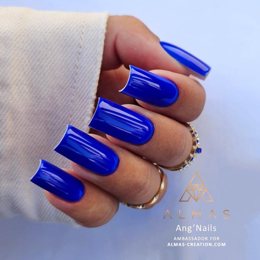 27 Breathtaking Blue Nail Designs for a Spellbinding Manicure