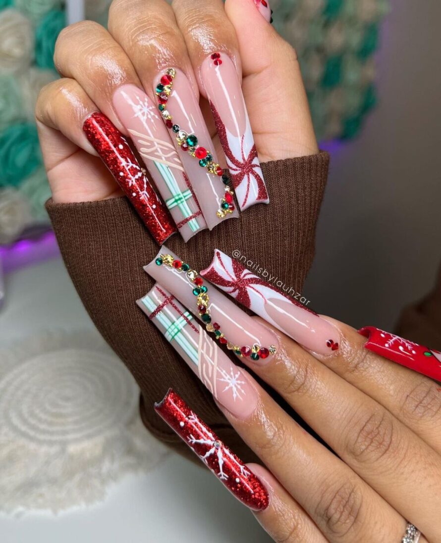 27 Chic Square Christmas Nails to Impress at Every Party