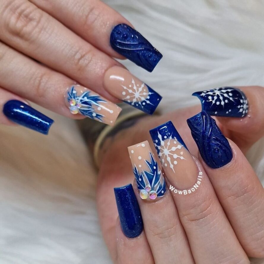27 Chic Square Christmas Nails to Impress at Every Party