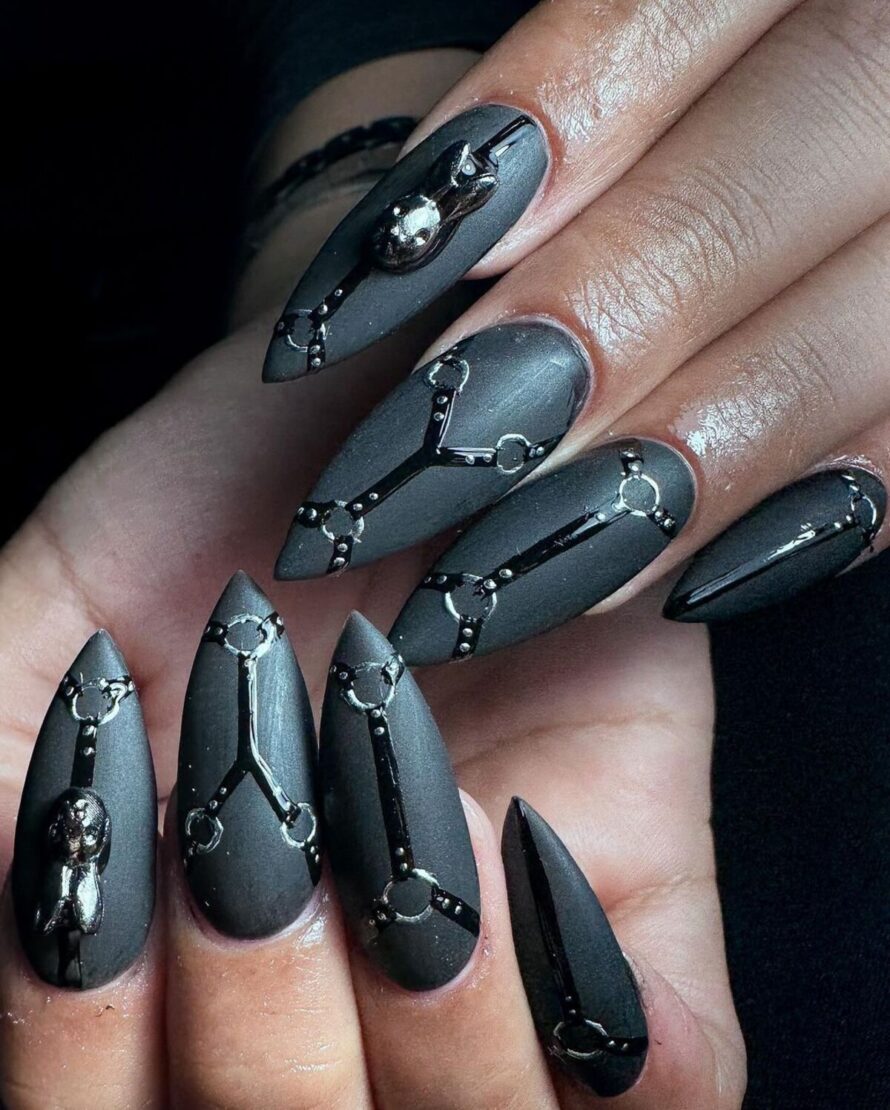 30 Creepy Halloween Nail Designs You Need to Try This October