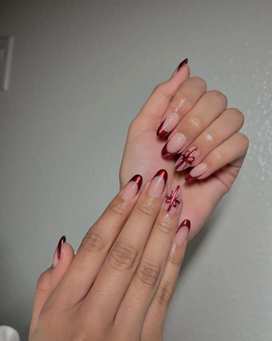 29 Elegant Almond-Shaped Christmas Nails to Show Off This Year