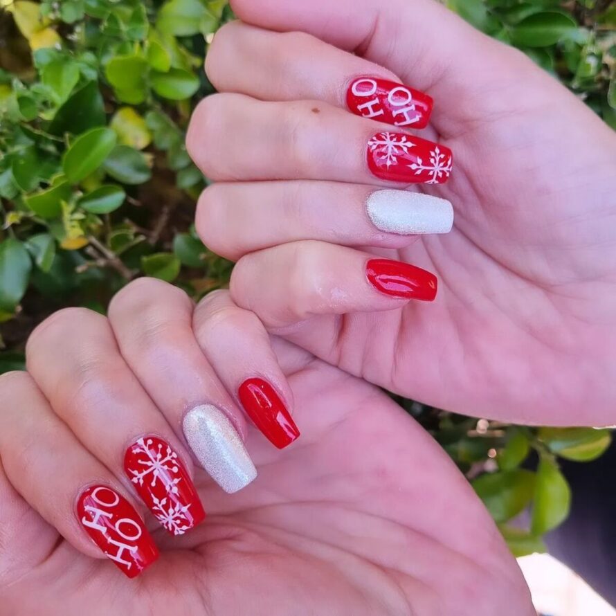 31 Festive Acrylic Christmas Nails to Celebrate the Season