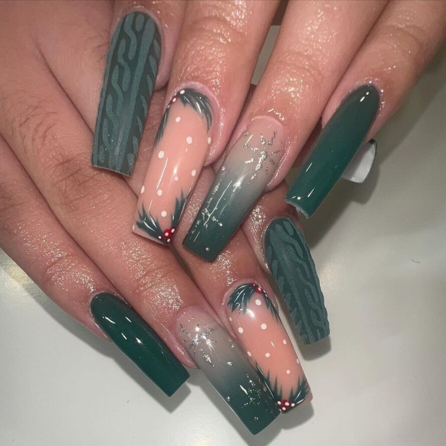 30 Gorgeous Green Christmas Nails to Brighten Your Holidays
