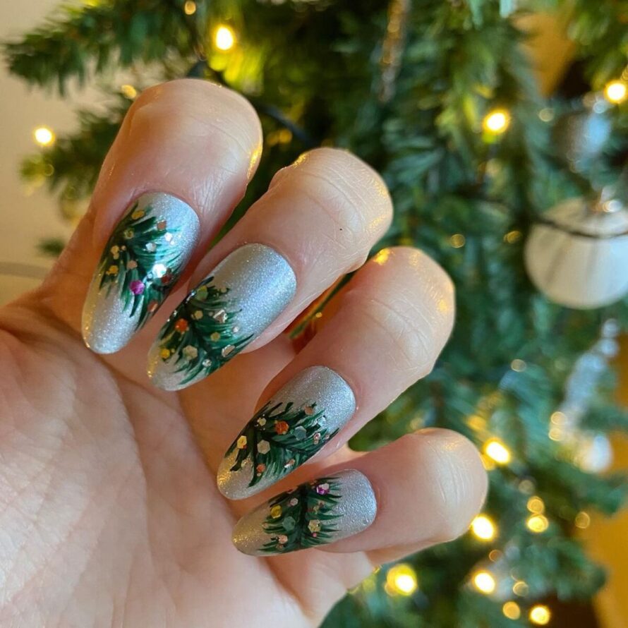 25 Inspiring Christmas Nail Ideas to Spark Your Creativity