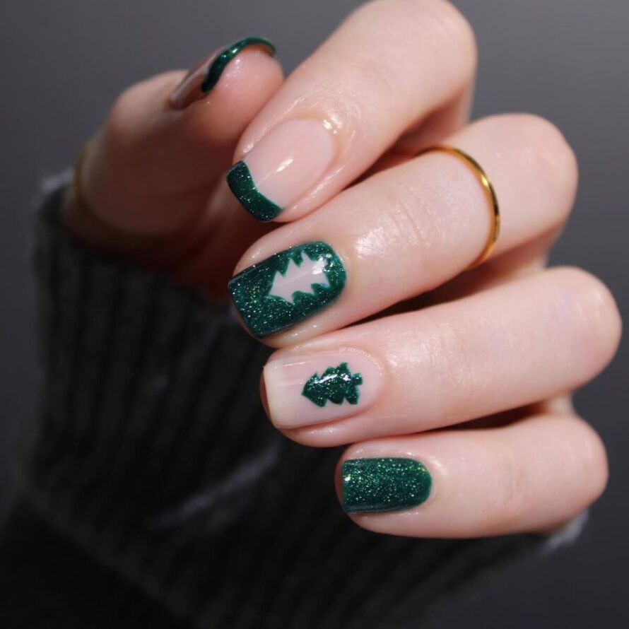 26 Simple Christmas Nails That Capture the Spirit of the Season