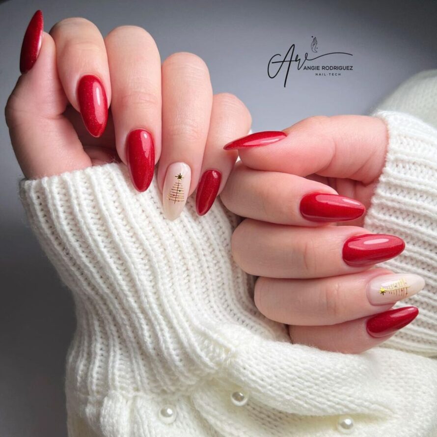 26 Simple Christmas Nails That Capture the Spirit of the Season