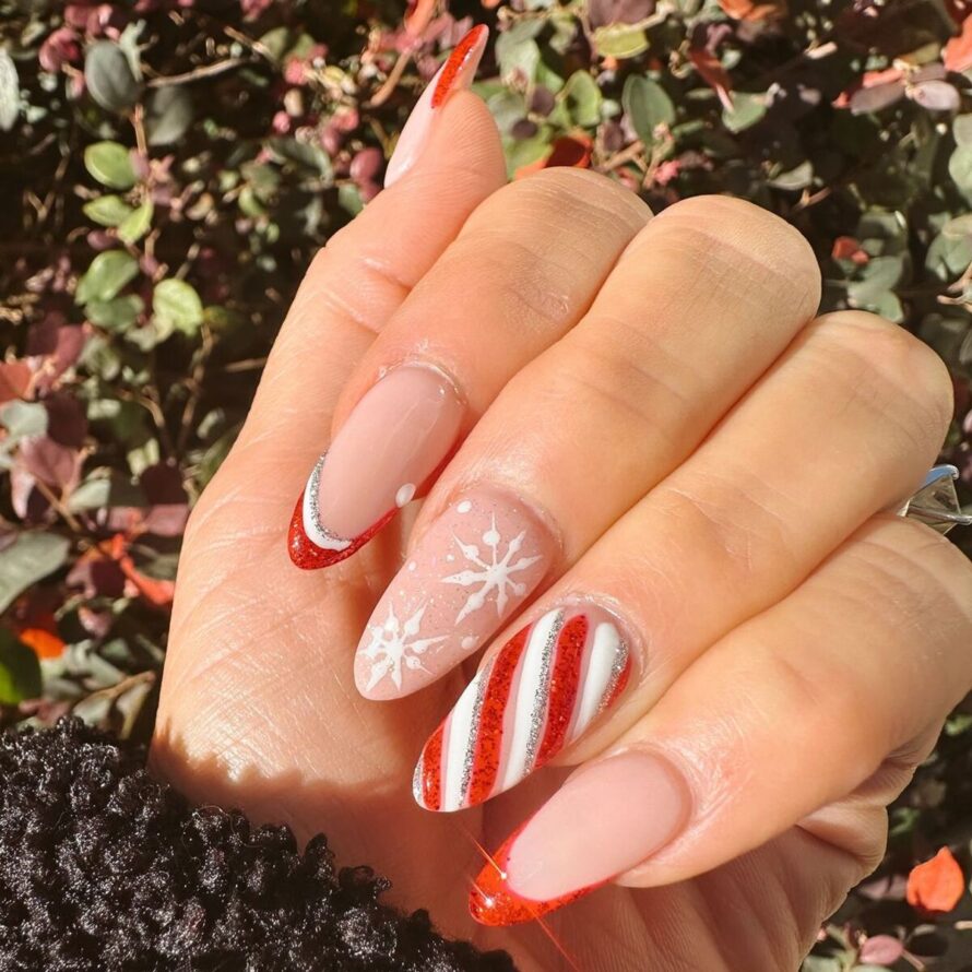 26 Simple Christmas Nails That Capture the Spirit of the Season