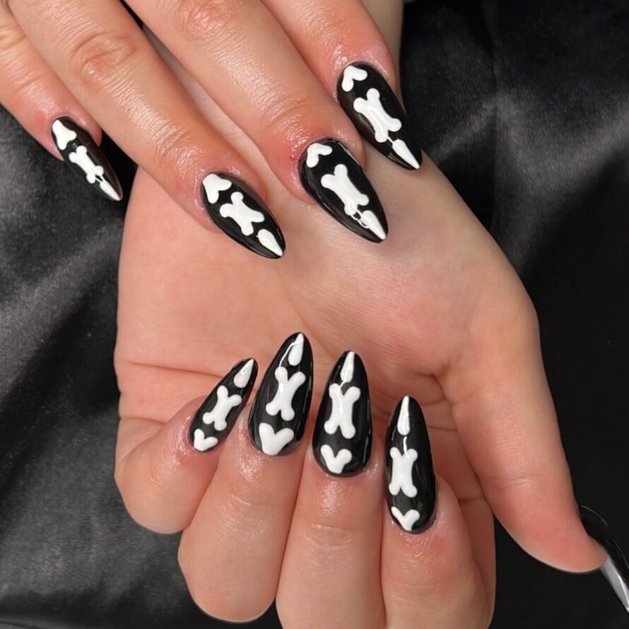 31 Spooky Acrylic Halloween Nails That Will Haunt Your Dreams