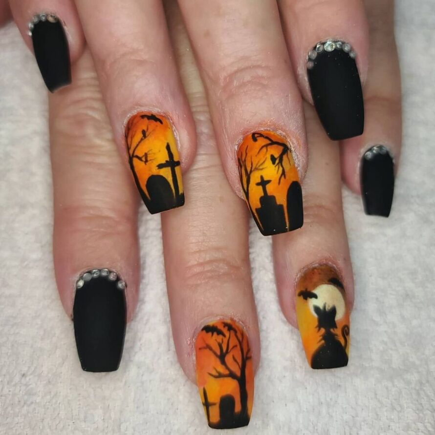 31 Spooky Acrylic Halloween Nails That Will Haunt Your Dreams