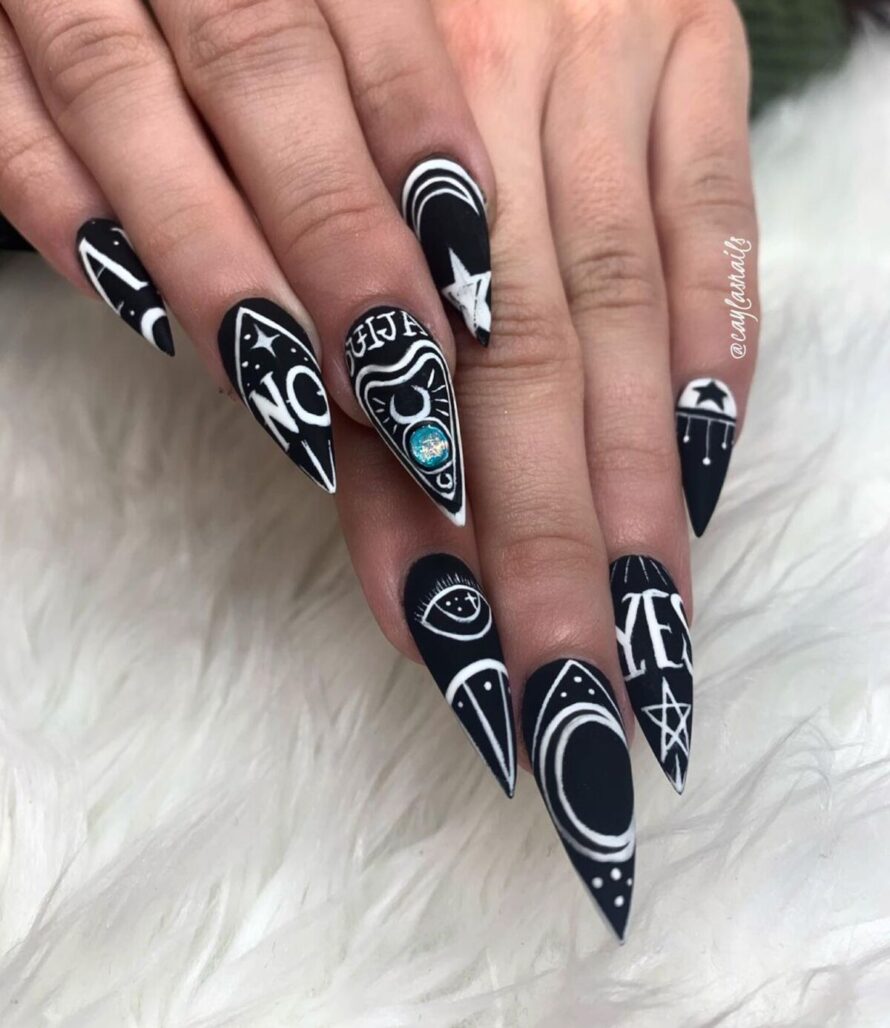 31 Spooky Acrylic Halloween Nails That Will Haunt Your Dreams
