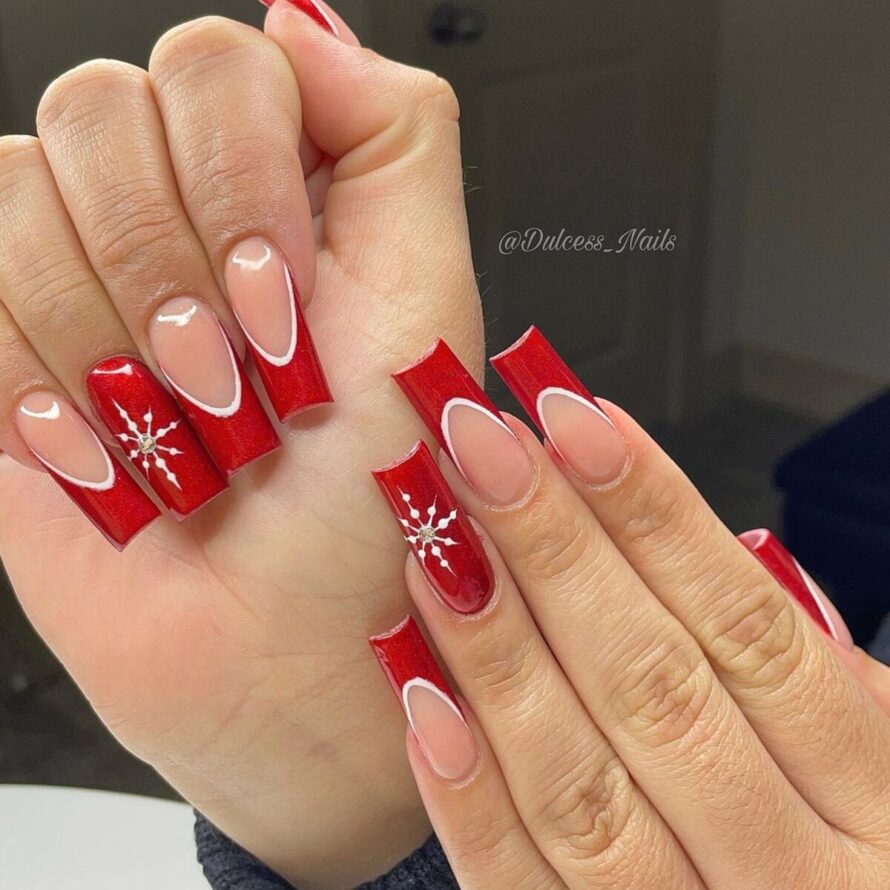32 Stunning Red Christmas Nails for a Classic Holiday Look