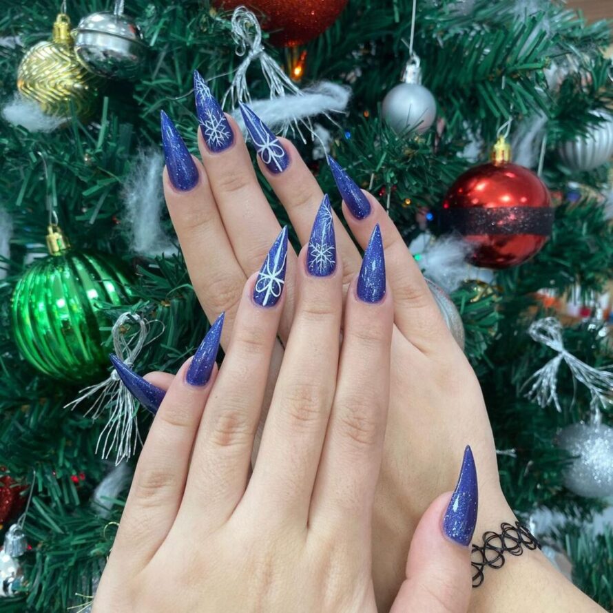 32 Cool Blue Christmas Nails for a Winter Wonderland Feel