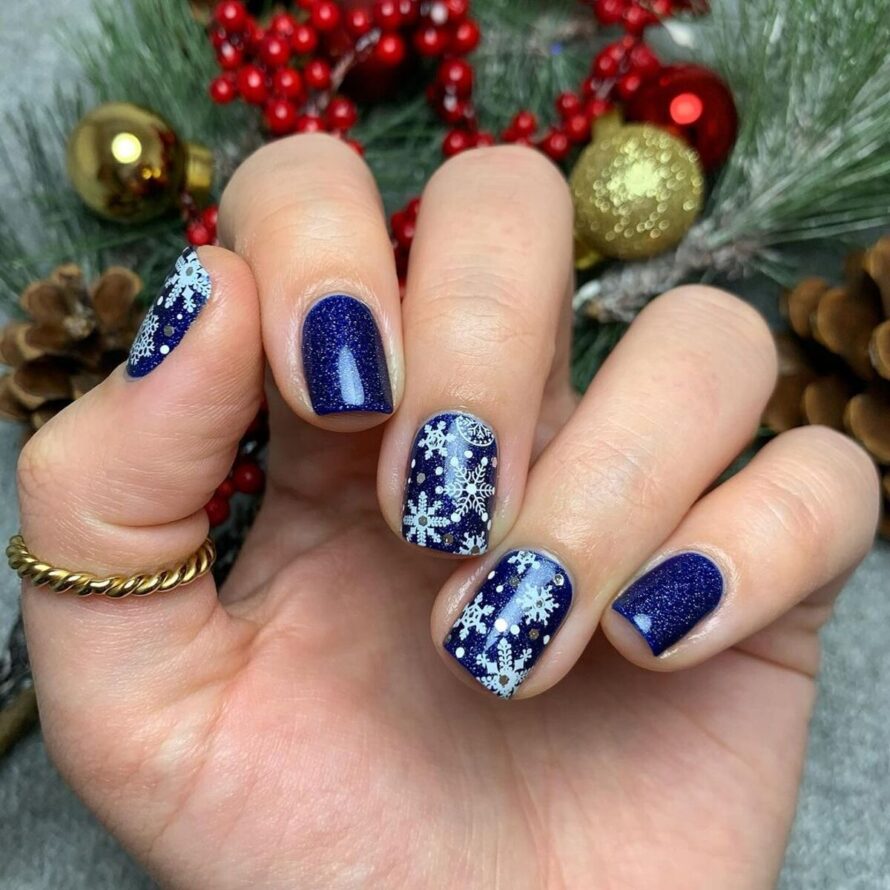 32 Cool Blue Christmas Nails for a Winter Wonderland Feel
