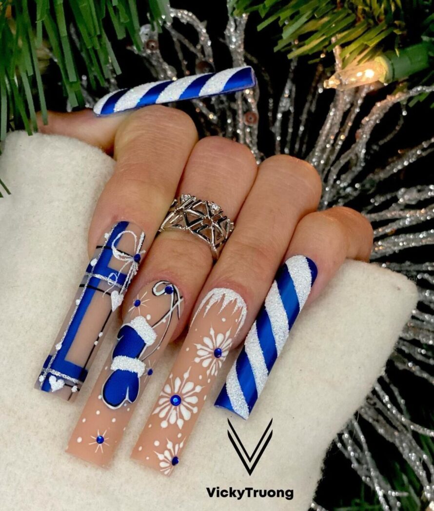 32 Cool Blue Christmas Nails for a Winter Wonderland Feel